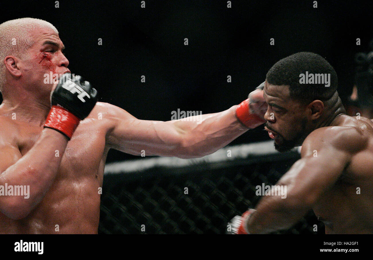 Tito ortiz hi-res stock photography and images - Alamy