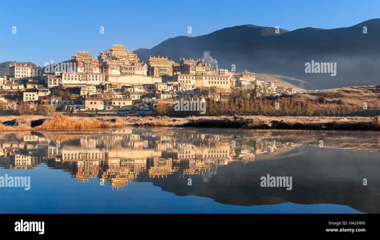 Songzanlin Temple High Resolution Stock Photography and Images - Alamy