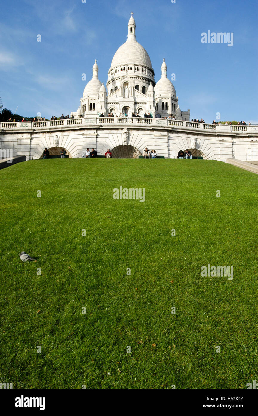 Paris, France - 3 November 2002: People walking and relaxing in front ...
