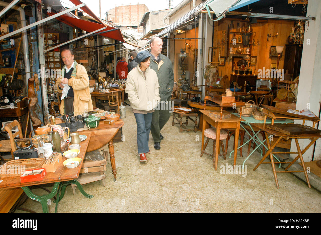 Paris, France - 3 November 2002: People shopping at the flea market of ...