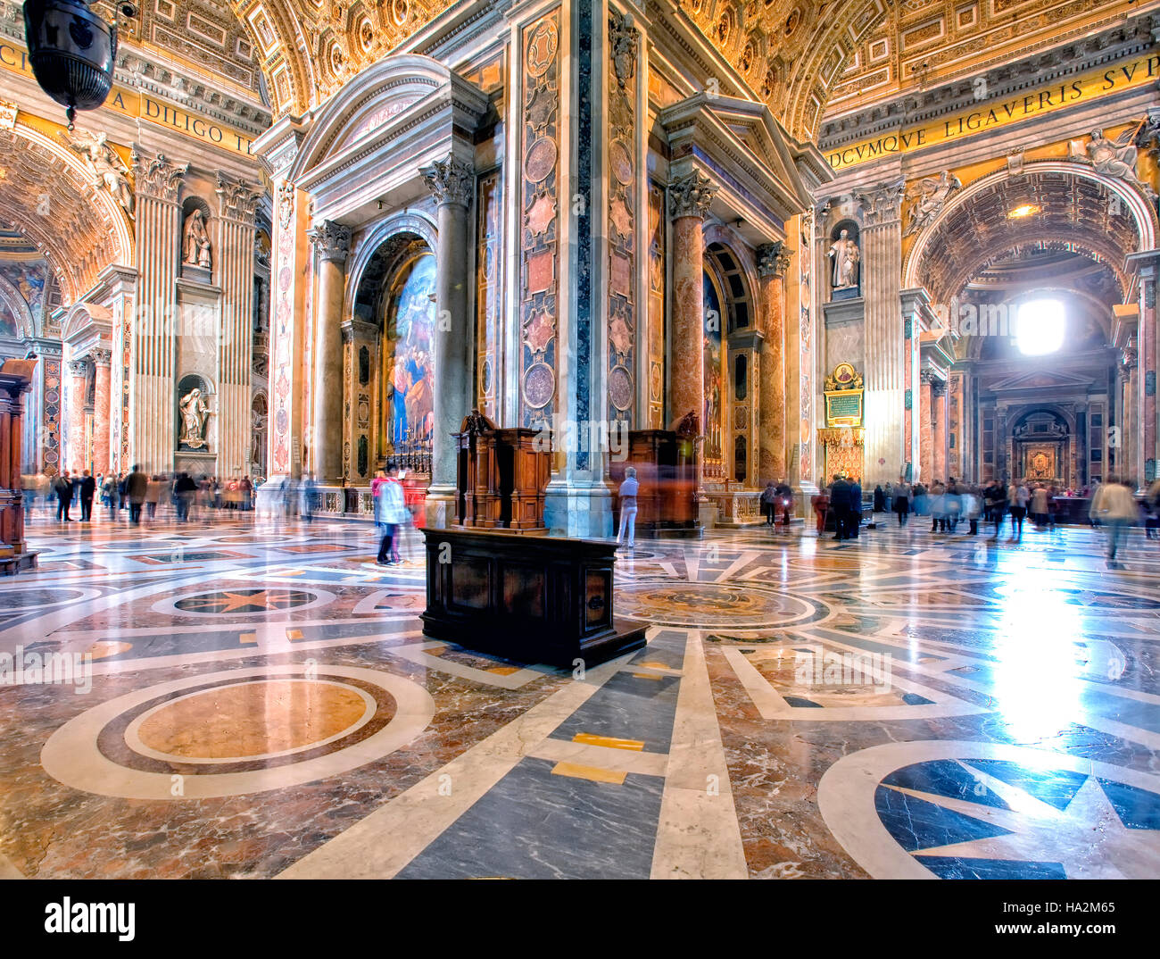 Interior of st peters basilica hi-res stock photography and images - Alamy