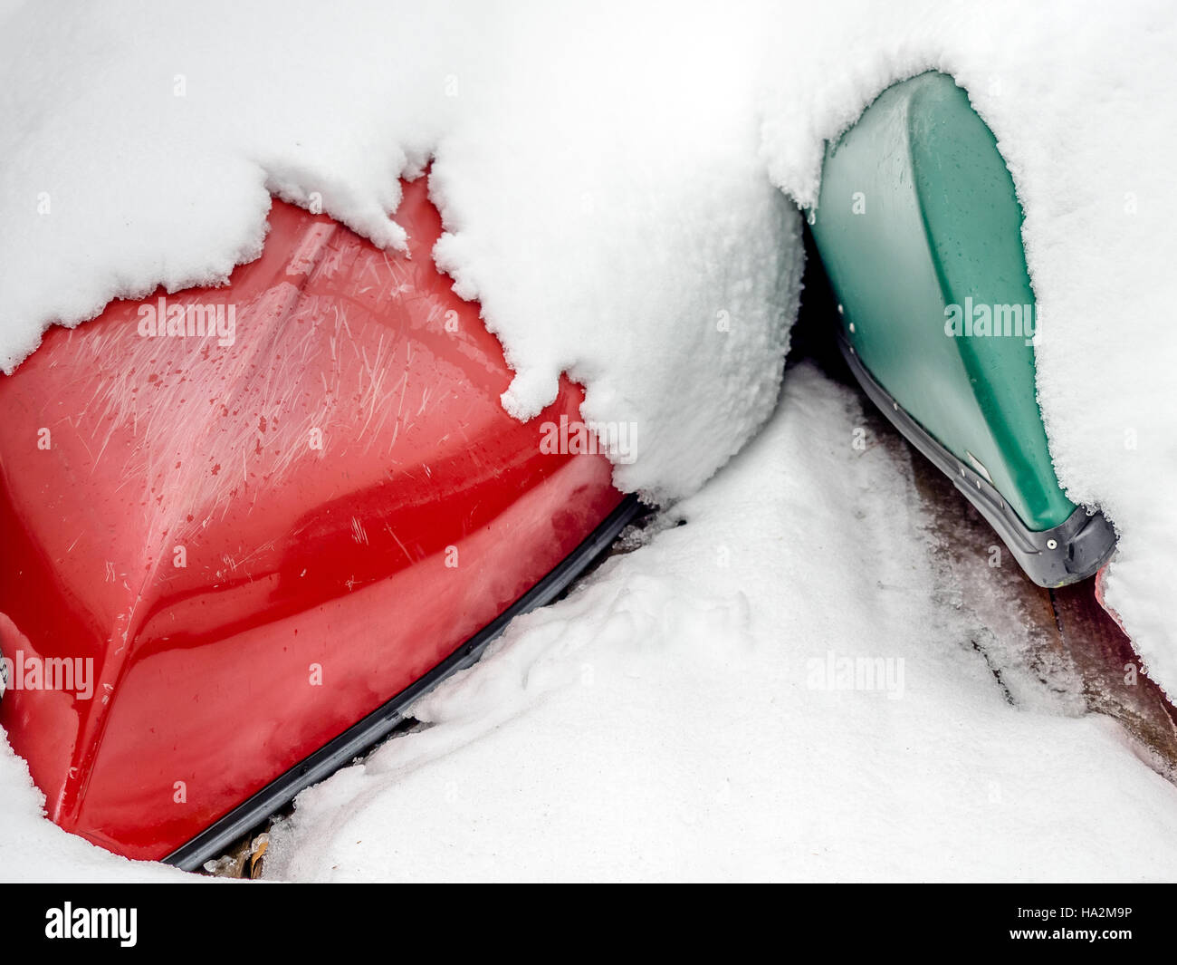 Canoes on the dock hi-res stock photography and images - Alamy