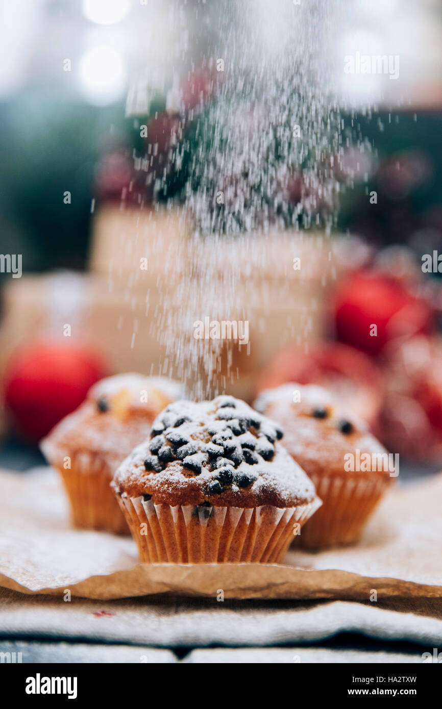 Dusting icing sugar hi-res stock photography and images - Alamy