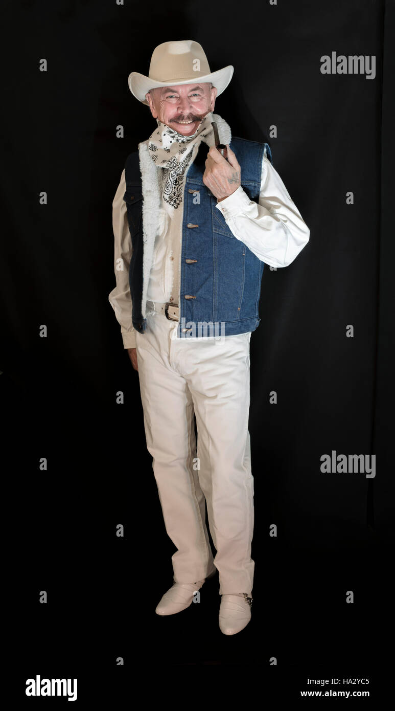 Cowboy smoking a pipe hi-res stock photography and images - Alamy