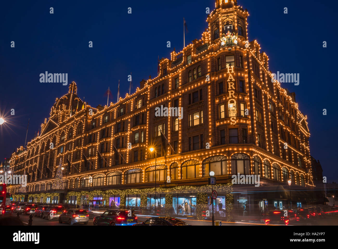 Harrods Christmas Display High Resolution Stock Photography and Images ...