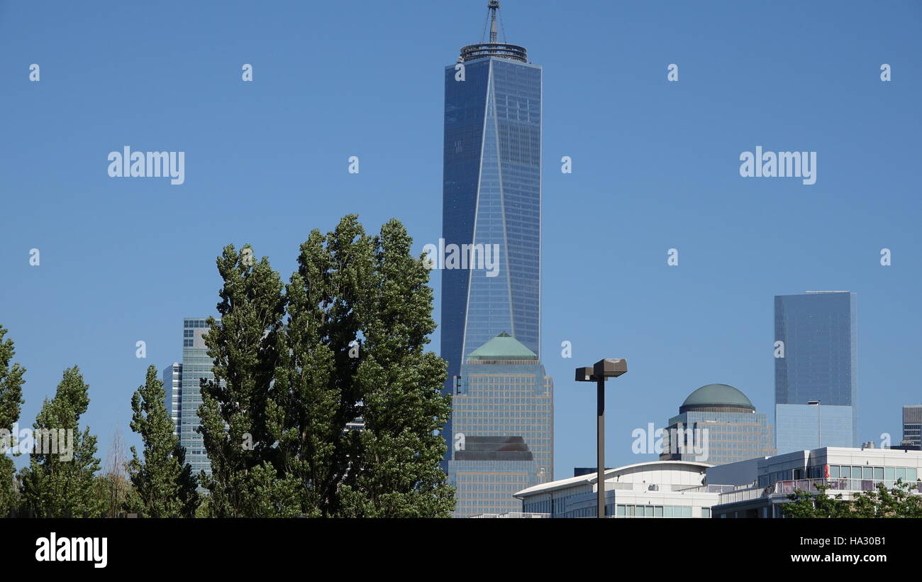 Freedom Tower And Offices Stock Photo - Alamy