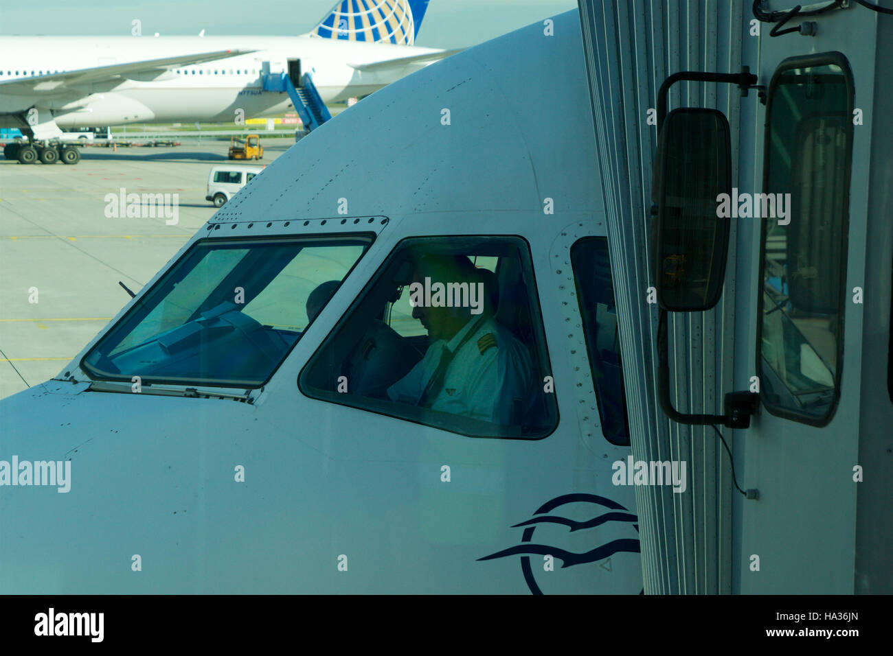 Airport boarding gate door High Resolution Stock Photography and Images ...
