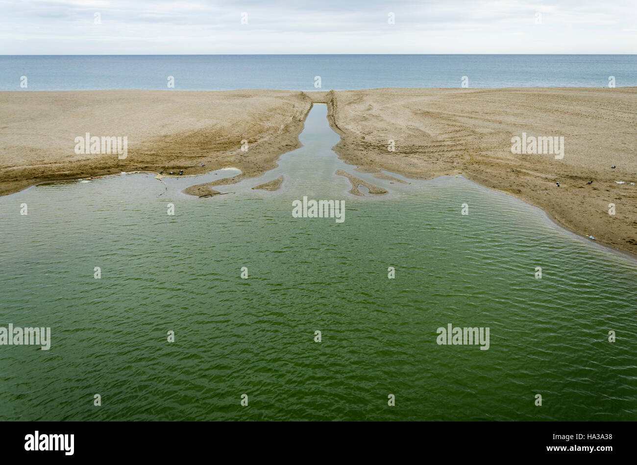 Muddy salt river hi-res stock photography and images - Alamy