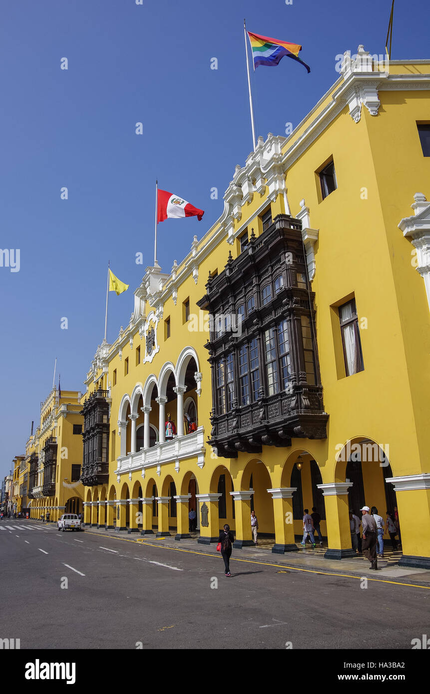 Municipal building in plaza mayor lima hi-res stock photography and ...