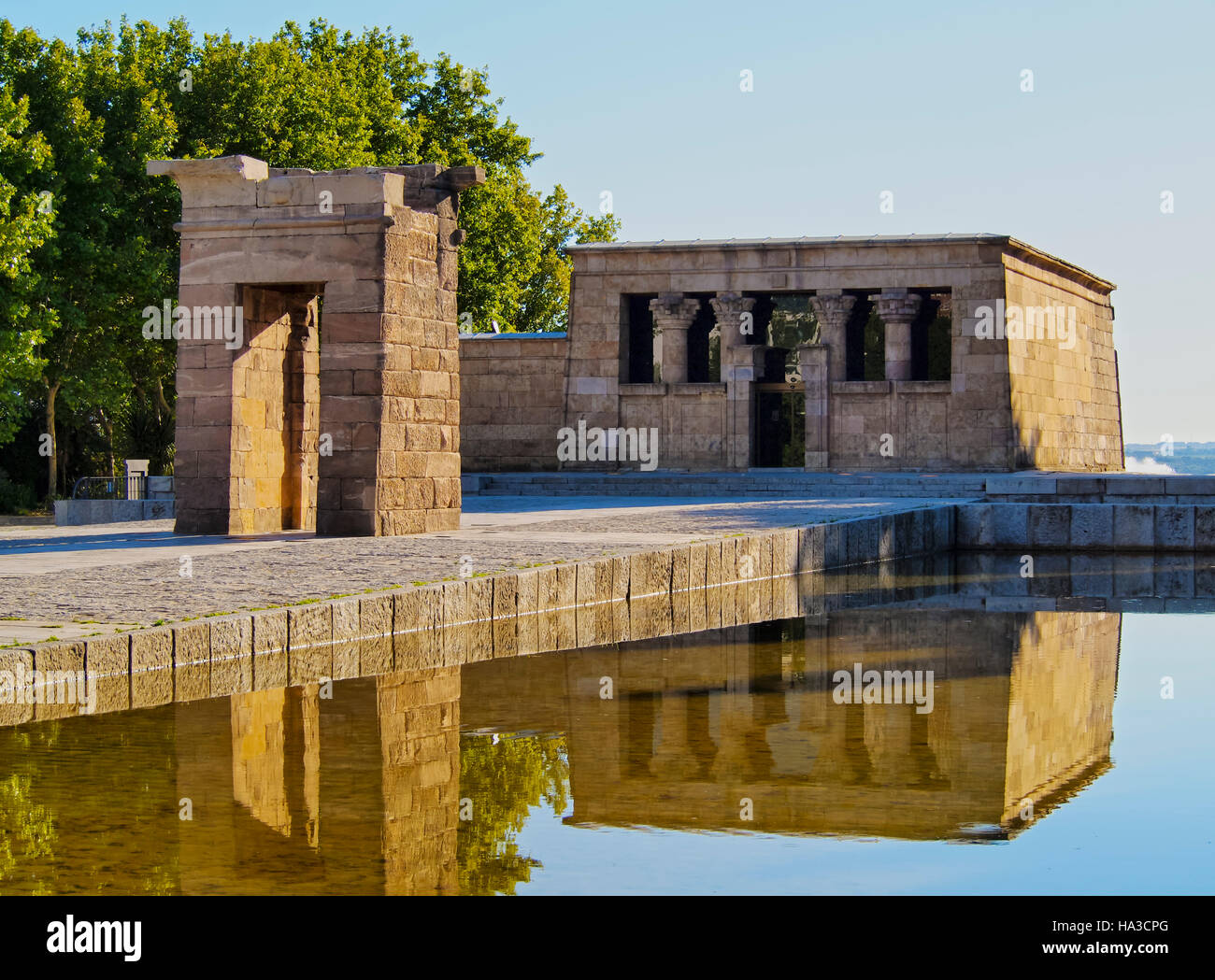 Spain, Madrid, Parque del Oeste, View of the Temple of Debod Stock ...