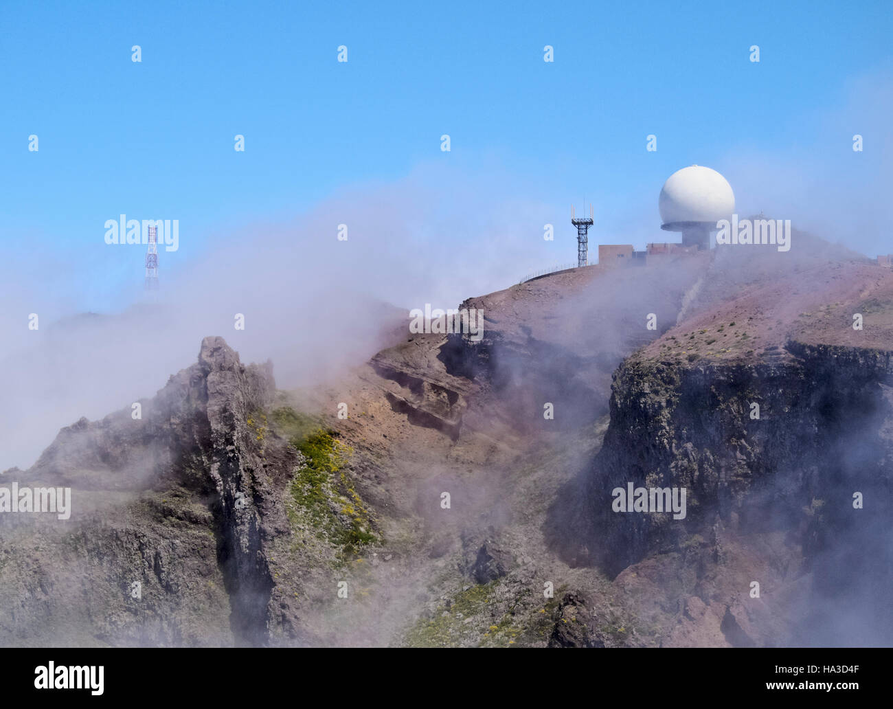Observatory pico arieiro madeira hi-res stock photography and images ...