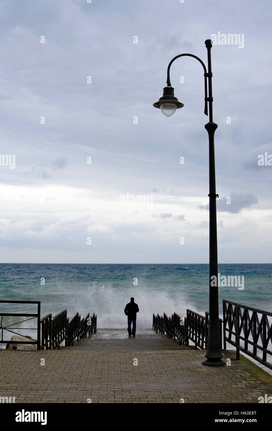 Edge of a pier hi-res stock photography and images - Alamy