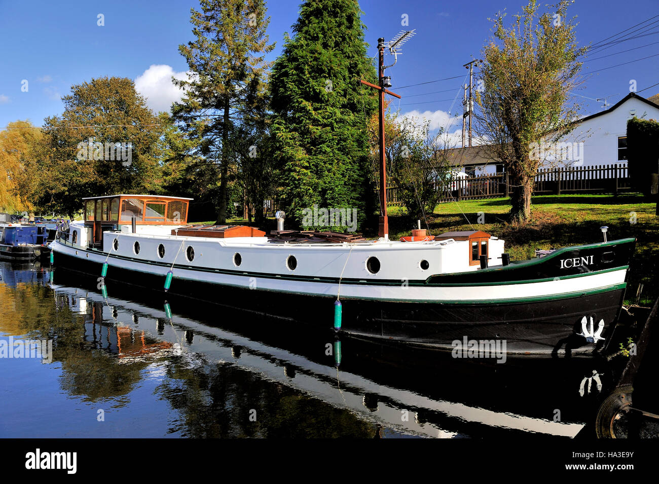 Dutch barge hi-res stock photography and images - Alamy
