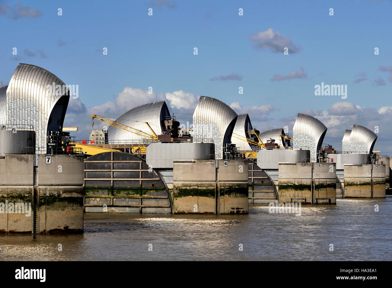 Thames flood barrier hi-res stock photography and images - Alamy