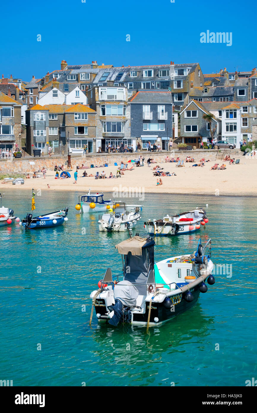 St ives fishing boat hi-res stock photography and images - Alamy