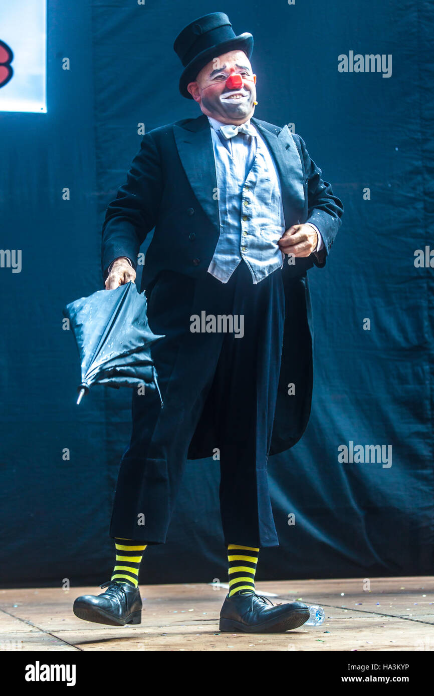 clown performance during the Clownbaret festival Stock Photo - Alamy