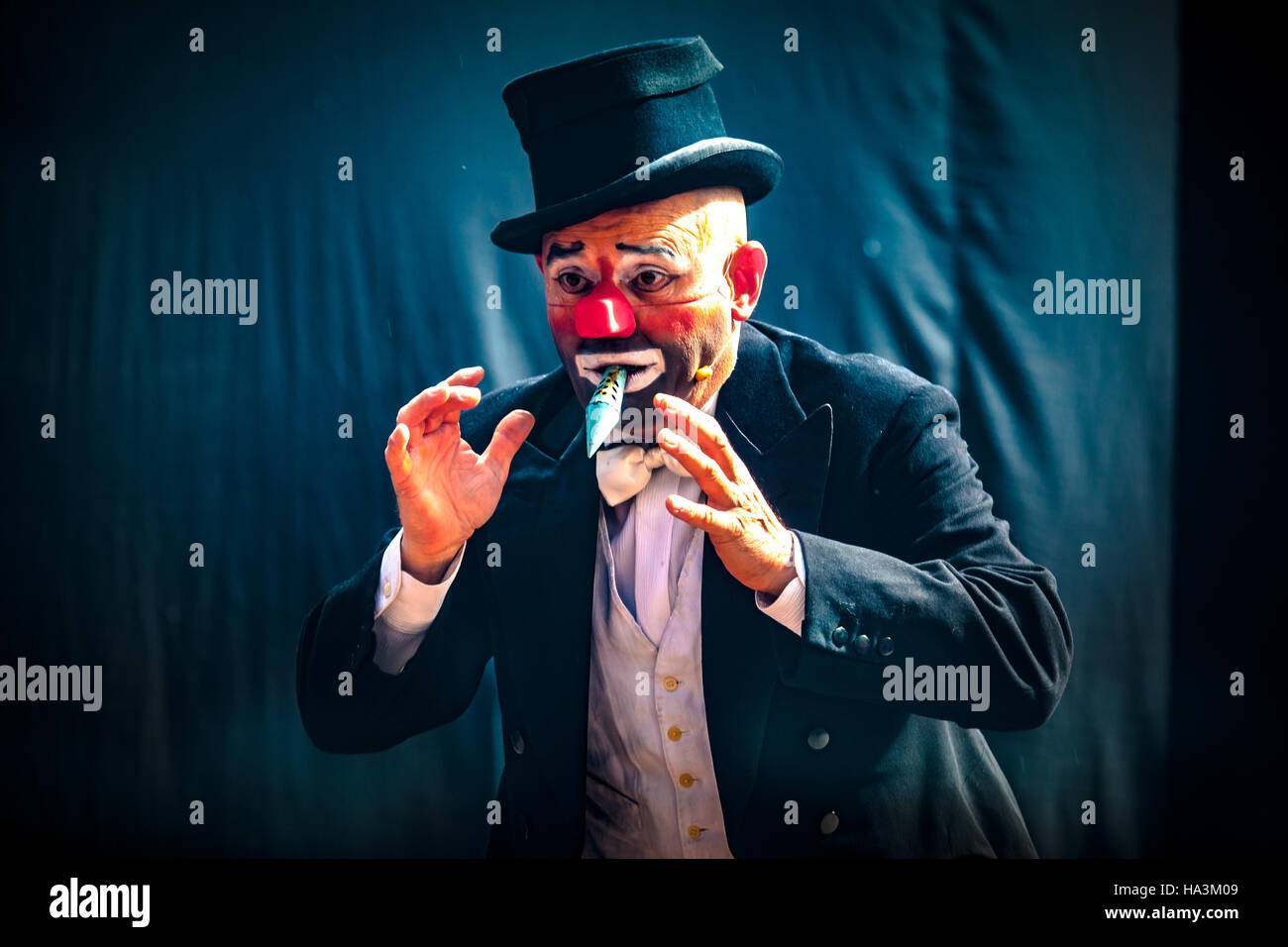 clown performance during the Clownbaret festival Stock Photo - Alamy