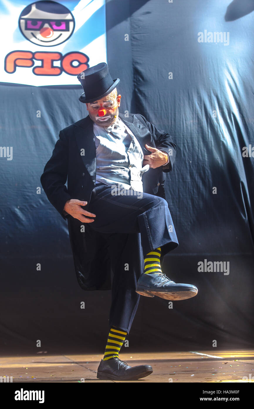 clown performance during the Clownbaret festival Stock Photo - Alamy