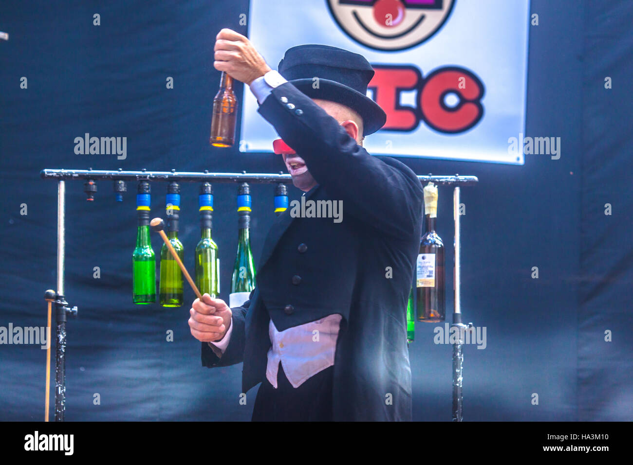 clown performance during the Clownbaret festival Stock Photo - Alamy