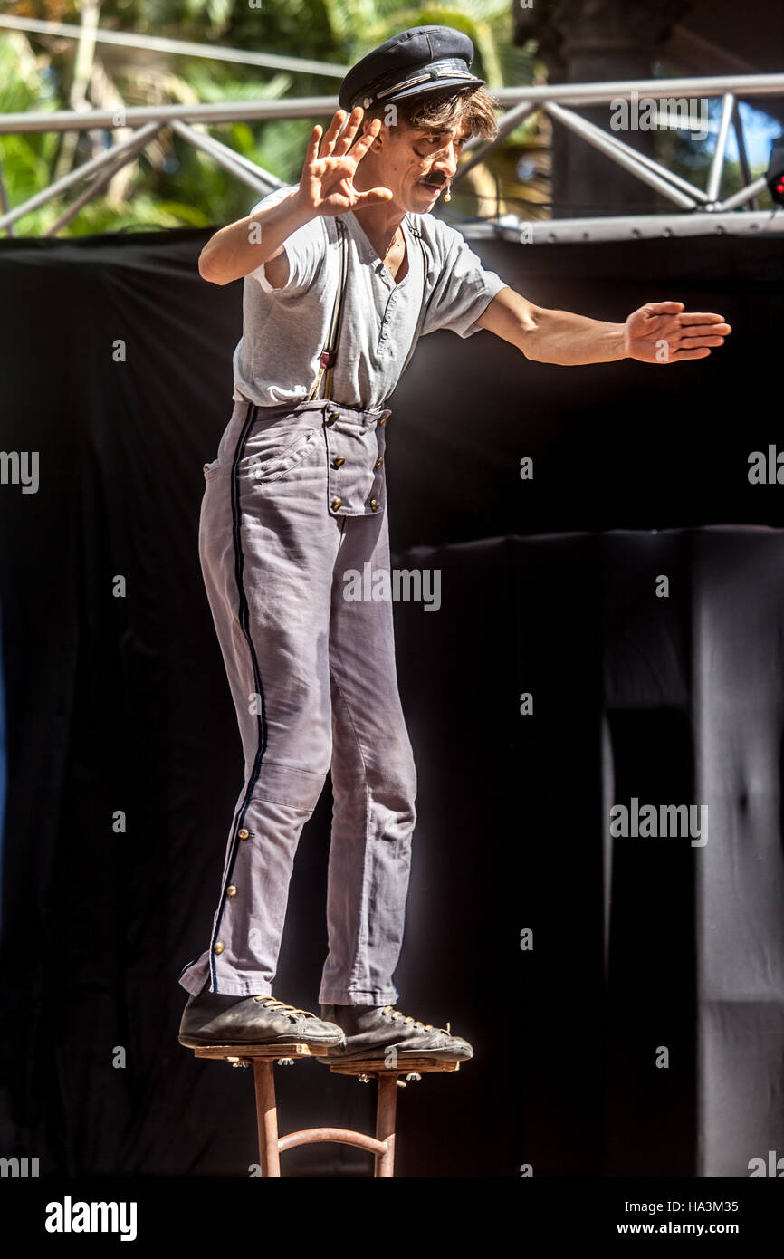 clown performance during the Clownbaret festival Stock Photo - Alamy