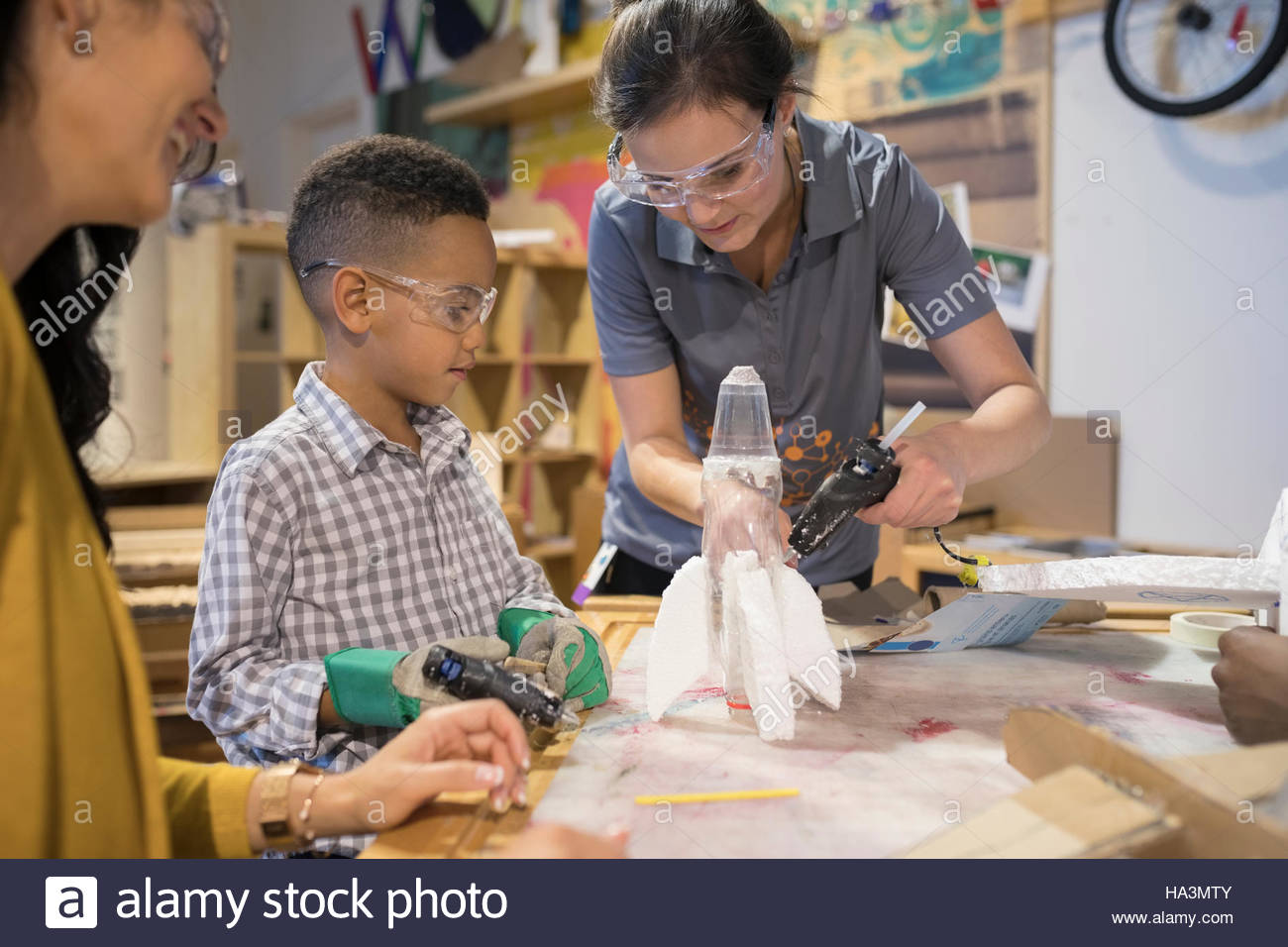 Rocket scientist hi-res stock photography and images - Alamy