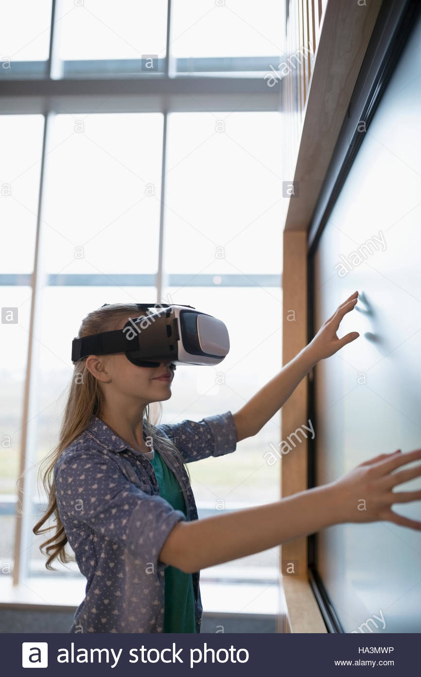 Using interactive screen hi-res stock photography and images - Alamy