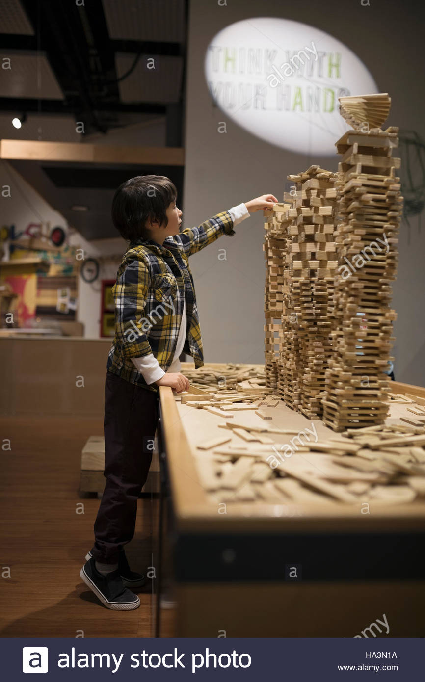 Vertical stacking hi-res stock photography and images - Alamy