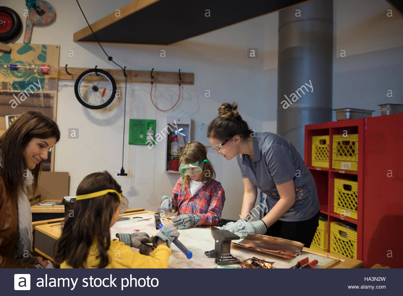 Girl scientist hi-res stock photography and images - Alamy