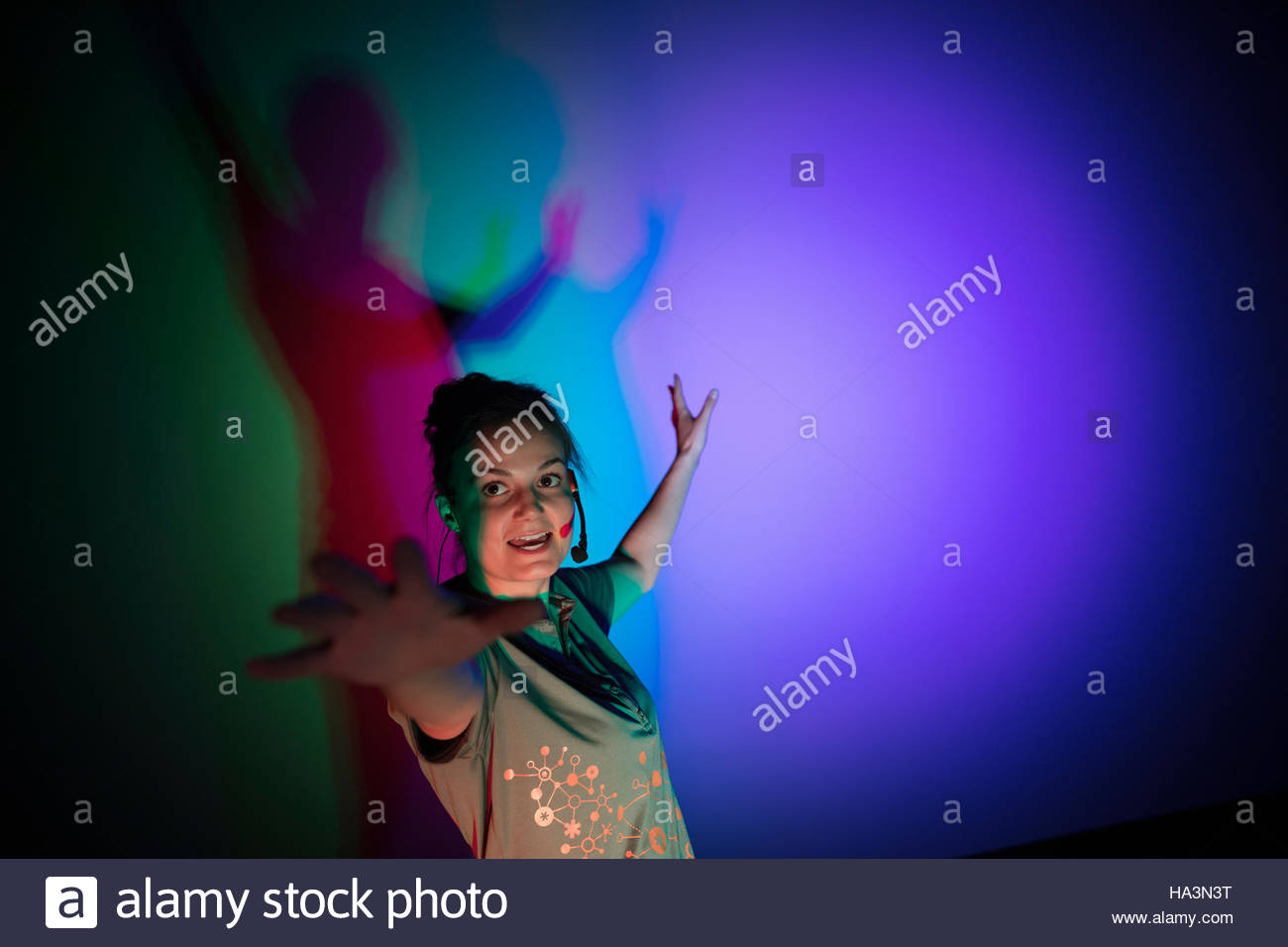 Shadow screen hi-res stock photography and images - Alamy