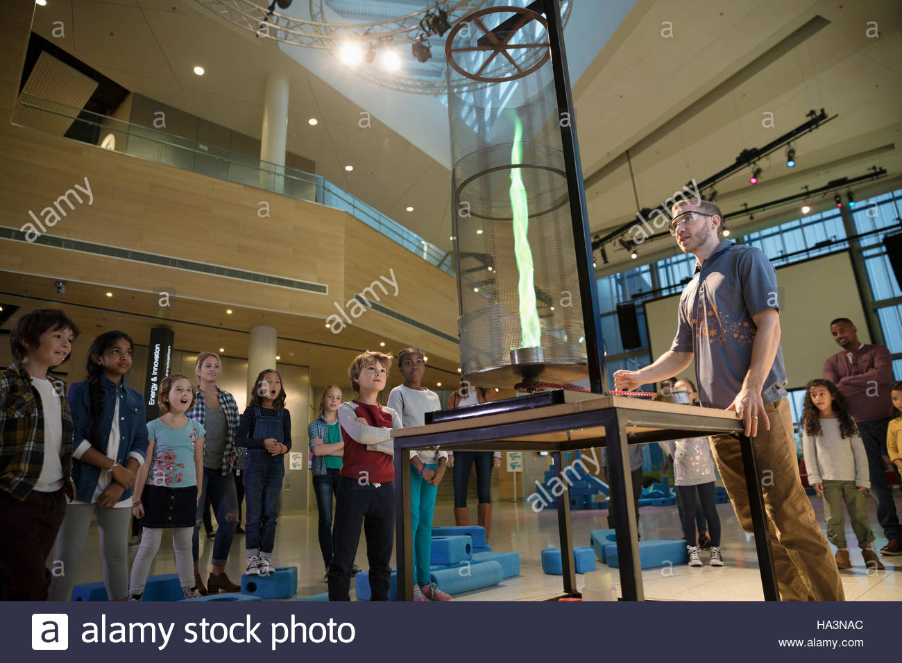 Black girls conducting science experiment hi-res stock photography and ...