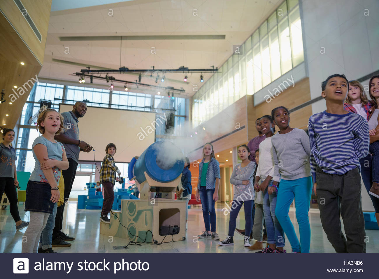 Hands on science center for children hi-res stock photography and ...