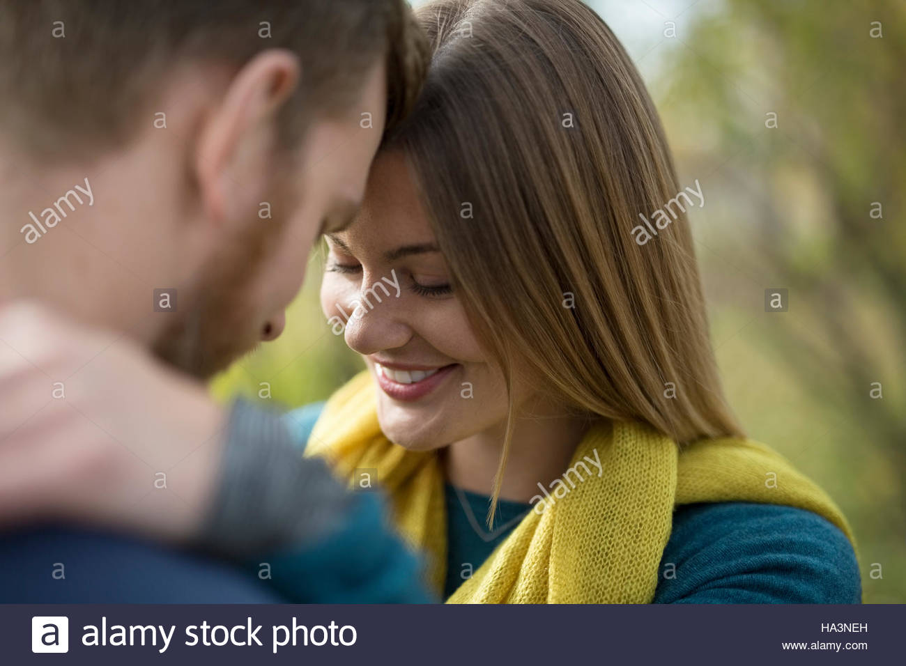 Couple face to face head and shoulder hi-res stock photography and ...