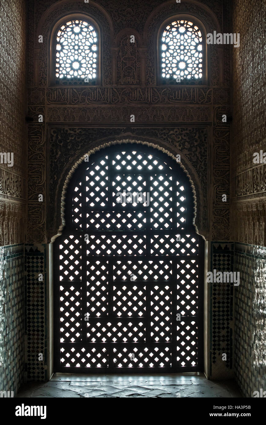 Islamic ornaments on wall. Windows Stock Photo - Alamy