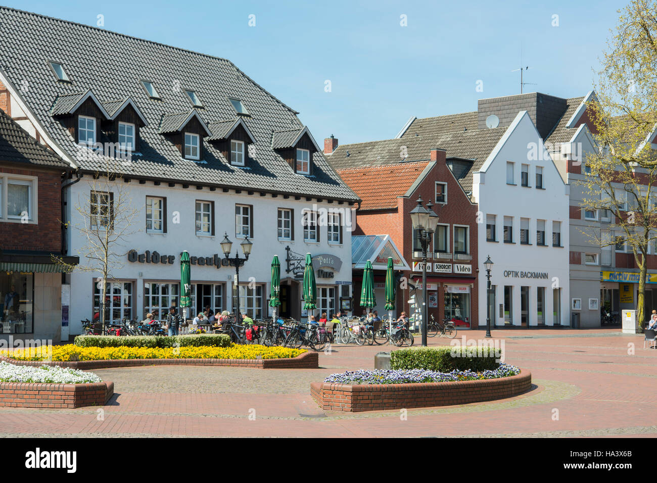 Deutschland, Nordrhein-Westfalen, Kreis Warendorf, Oelde, Am Markt ...