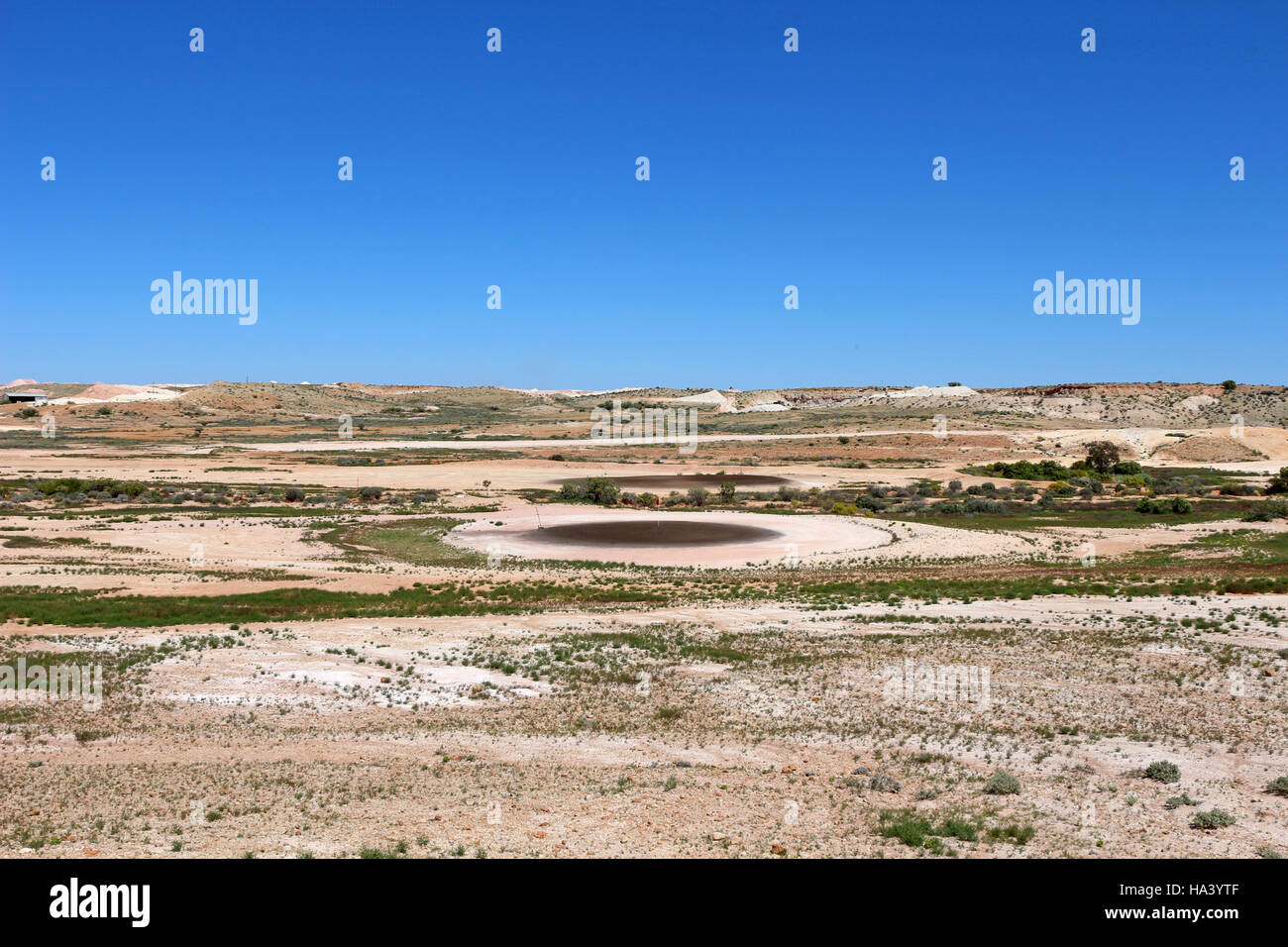 Coober Pedy golf course hole number one Stock Photo - Alamy