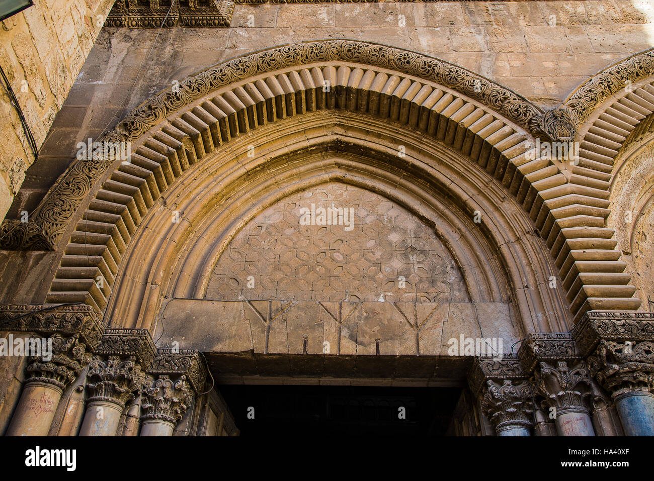 Byzantine facade and Immovable Ladder of Holy Sepulchre Church ...