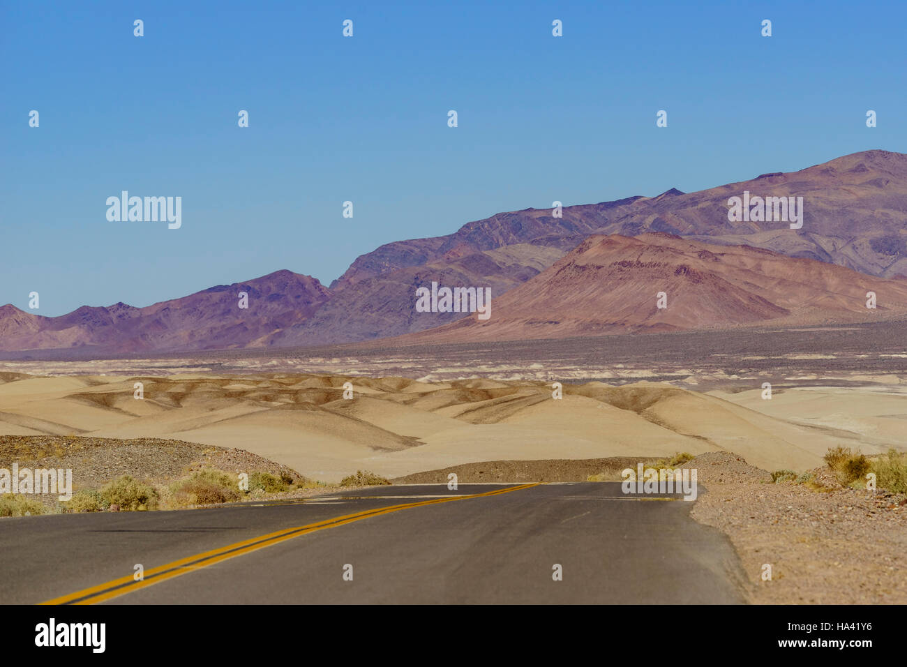 Beautiful Grimshaw Lake Natural Area around Tecopa at morning ...