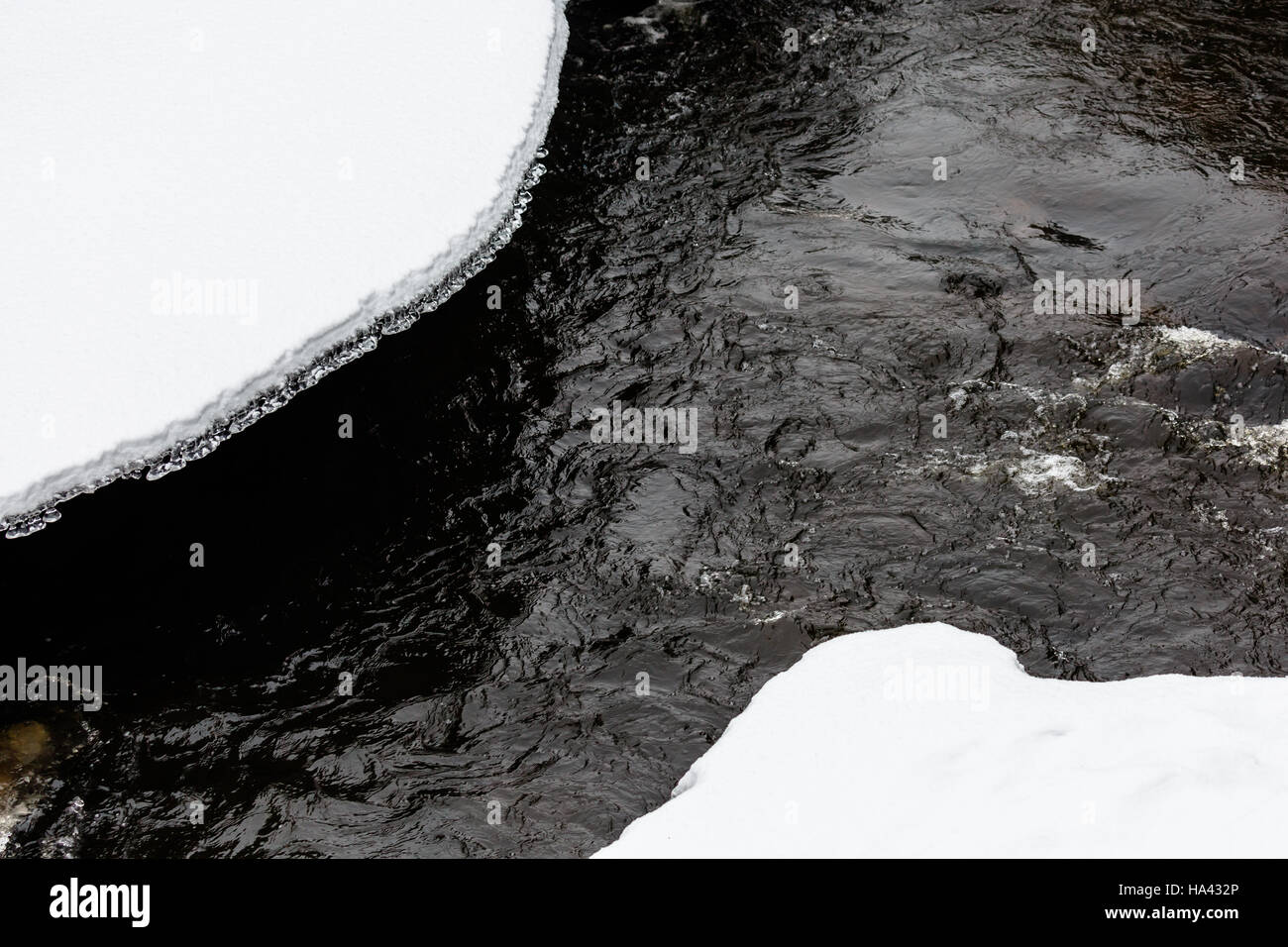 Snow shelf hi-res stock photography and images - Alamy