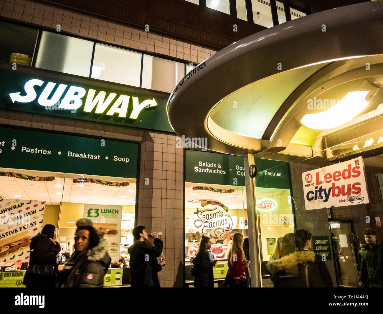 Traffic in leeds city centre hi-res stock photography and images - Alamy