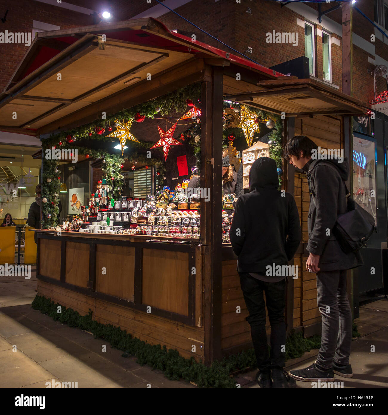 Christmas Market Stall Canterbury Kent Stock Photo - Alamy