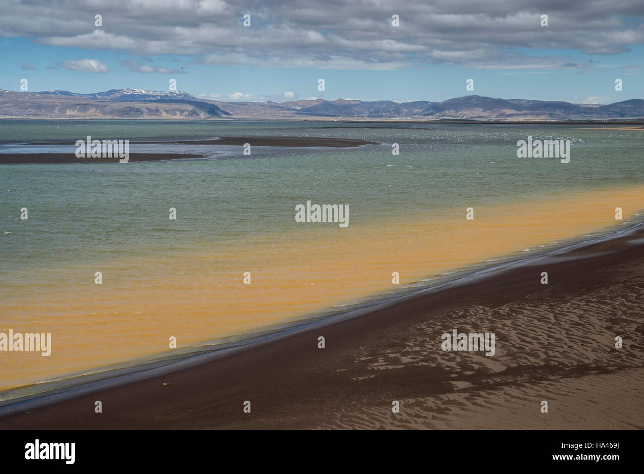Dual color lake in the south of Iceland Stock Photo - Alamy