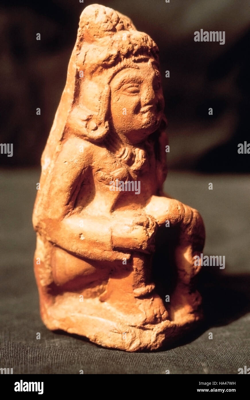 Yakshi statue hi-res stock photography and images - Alamy