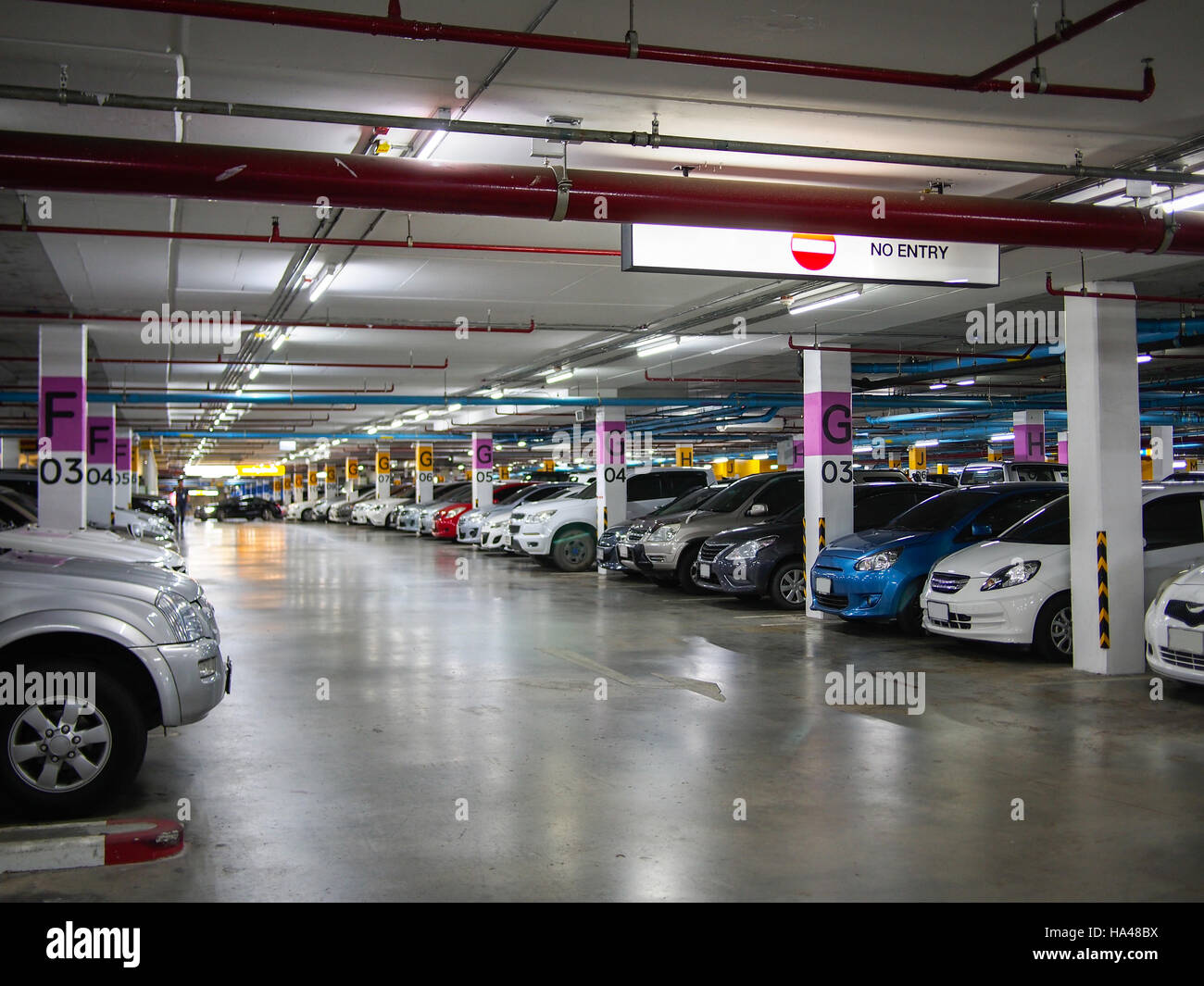 Urban interior floor hi-res stock photography and images - Alamy