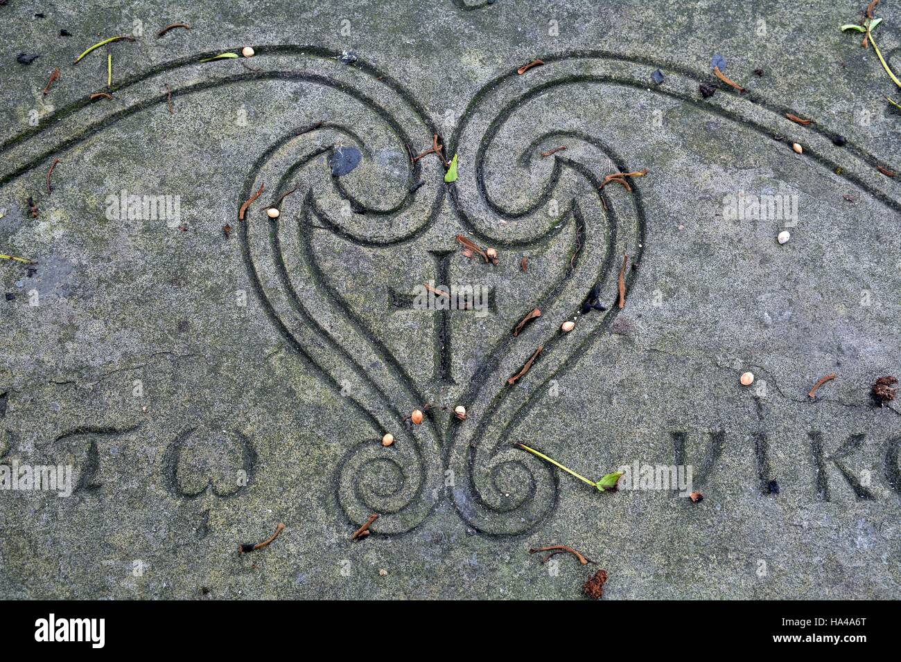 Old gravestone carvings hi-res stock photography and images - Alamy