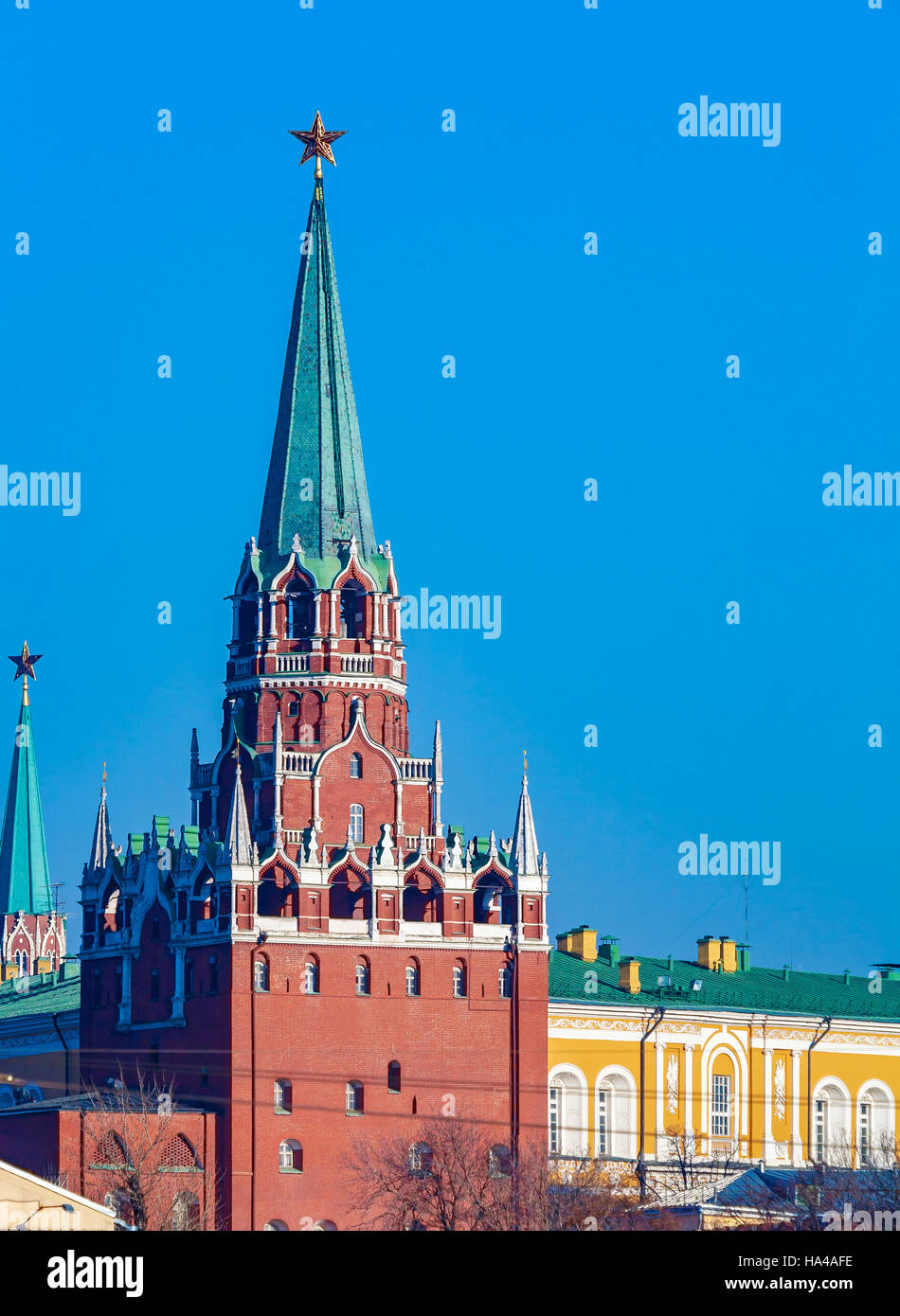 The towers of the Kremlin with red stars in Moscow, Russia Stock Photo ...