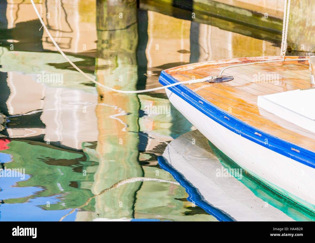 Boat piling knot hi-res stock photography and images - Alamy