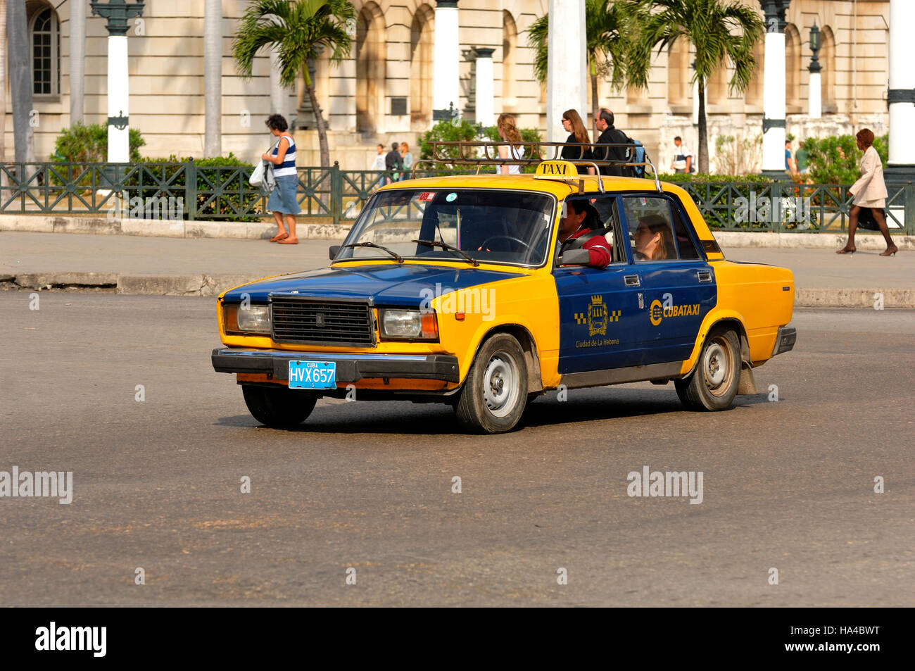 taxi car, Havana, Cuba Stock Photo - Alamy