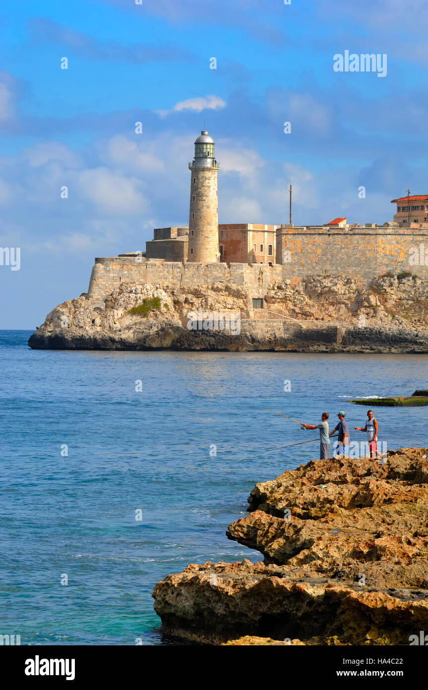 Lighthouse at Havana Harbor Castillo De los Tres Reyes Del Morro Havana ...