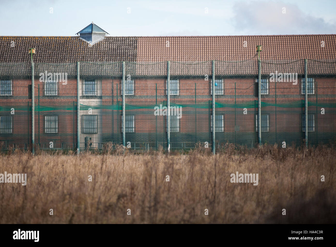 Kidlington, UK. 26th Nov, 2016. Campsfield House Immigration Removal ...