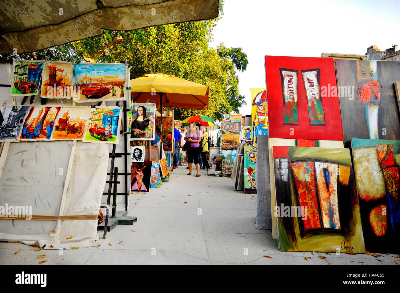 local art market and curio stalls, Havana, Cuba, Caribbean Stock Photo ...